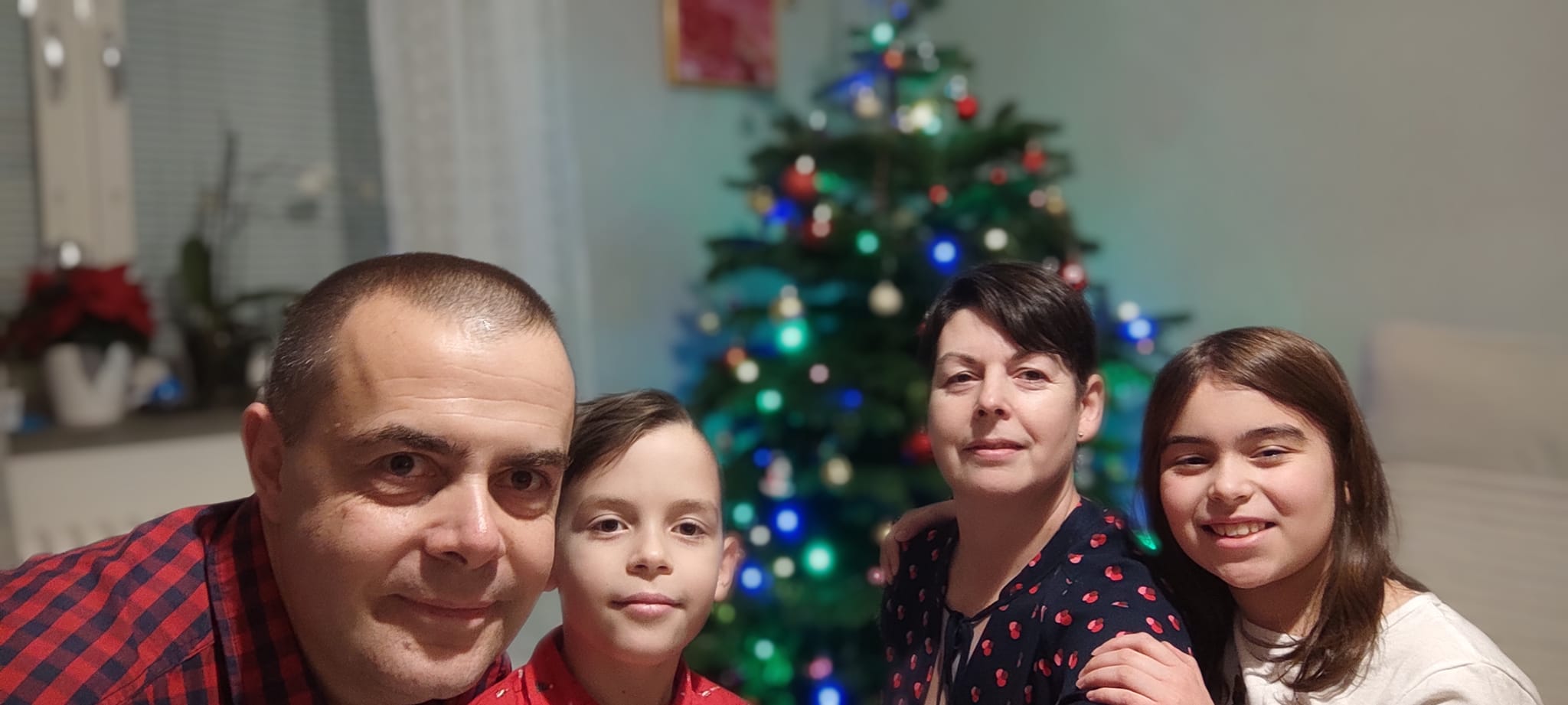 Victor și Ilinca Drăgan vă urează Crăciun Fericit și un An Nou minunat ...